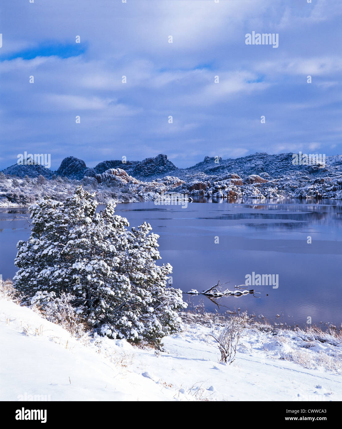 Heavy snow on Watson Lake north of Prescott, Arizona Stock Photo - Alamy