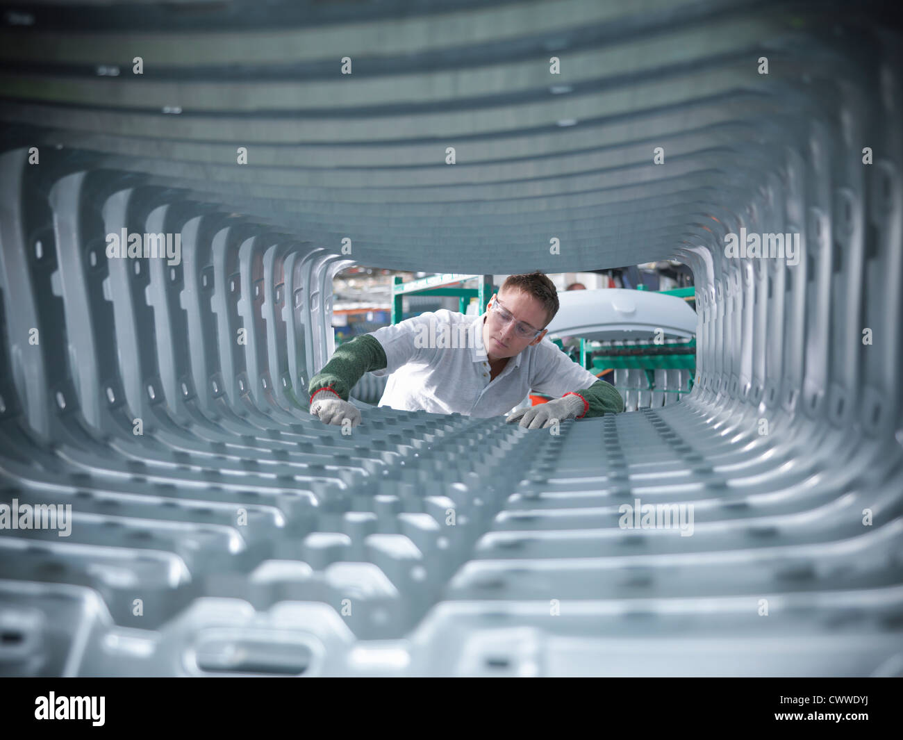 Car body in production hi-res stock photography and images - Alamy