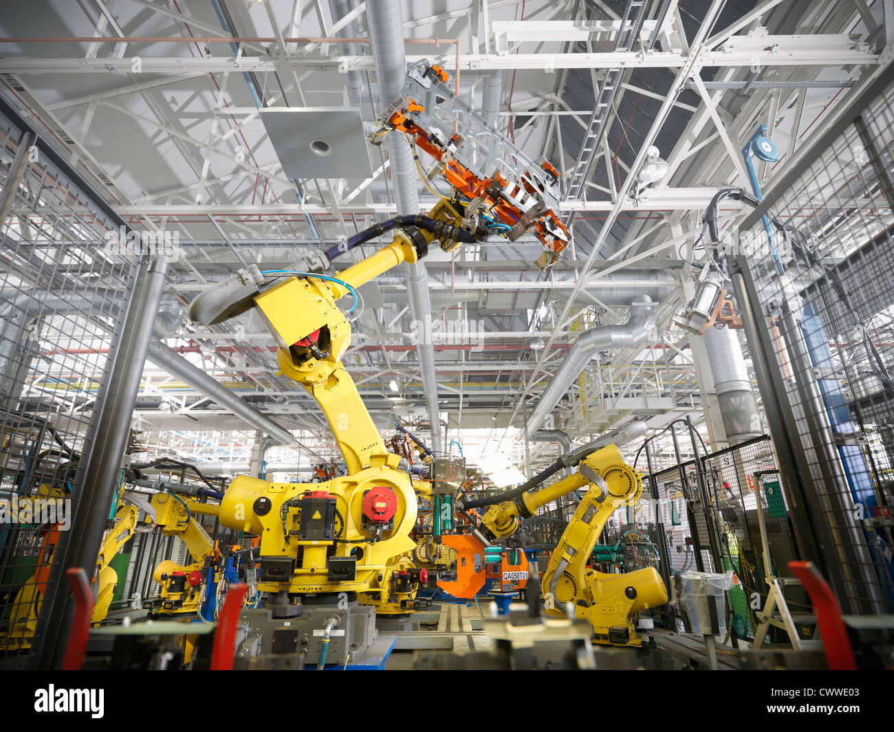 Car factory robots hi-res stock photography and images - Alamy