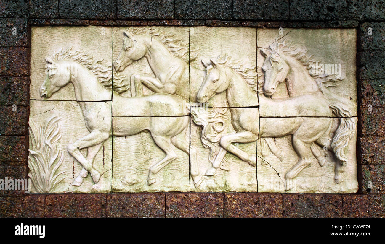 Horse sculpture stone hi-res stock photography and images - Alamy