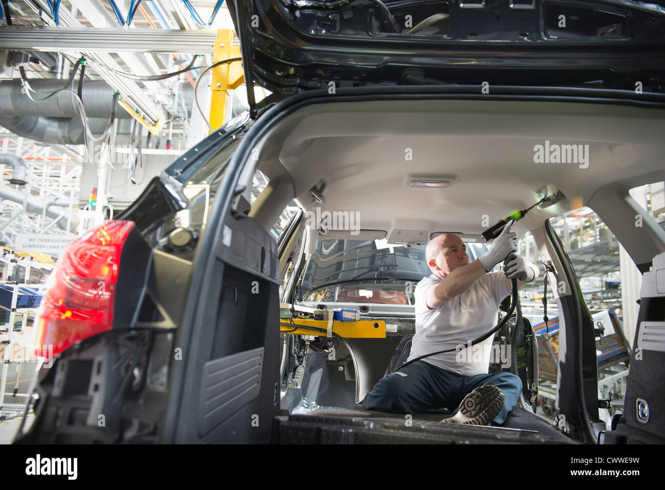 People fitting in car hi-res stock photography and images - Alamy