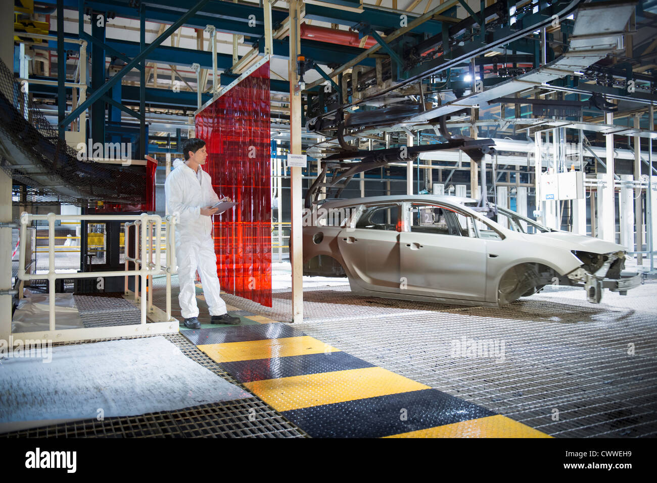 Car body manufacture hi-res stock photography and images - Alamy