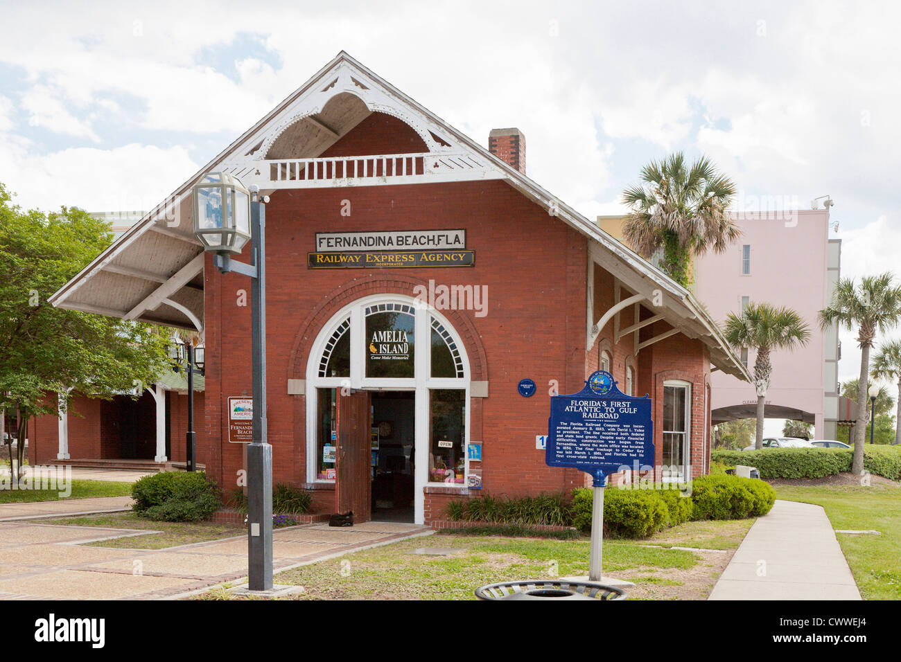 Historic brick building serves hi-res stock photography and images - Alamy