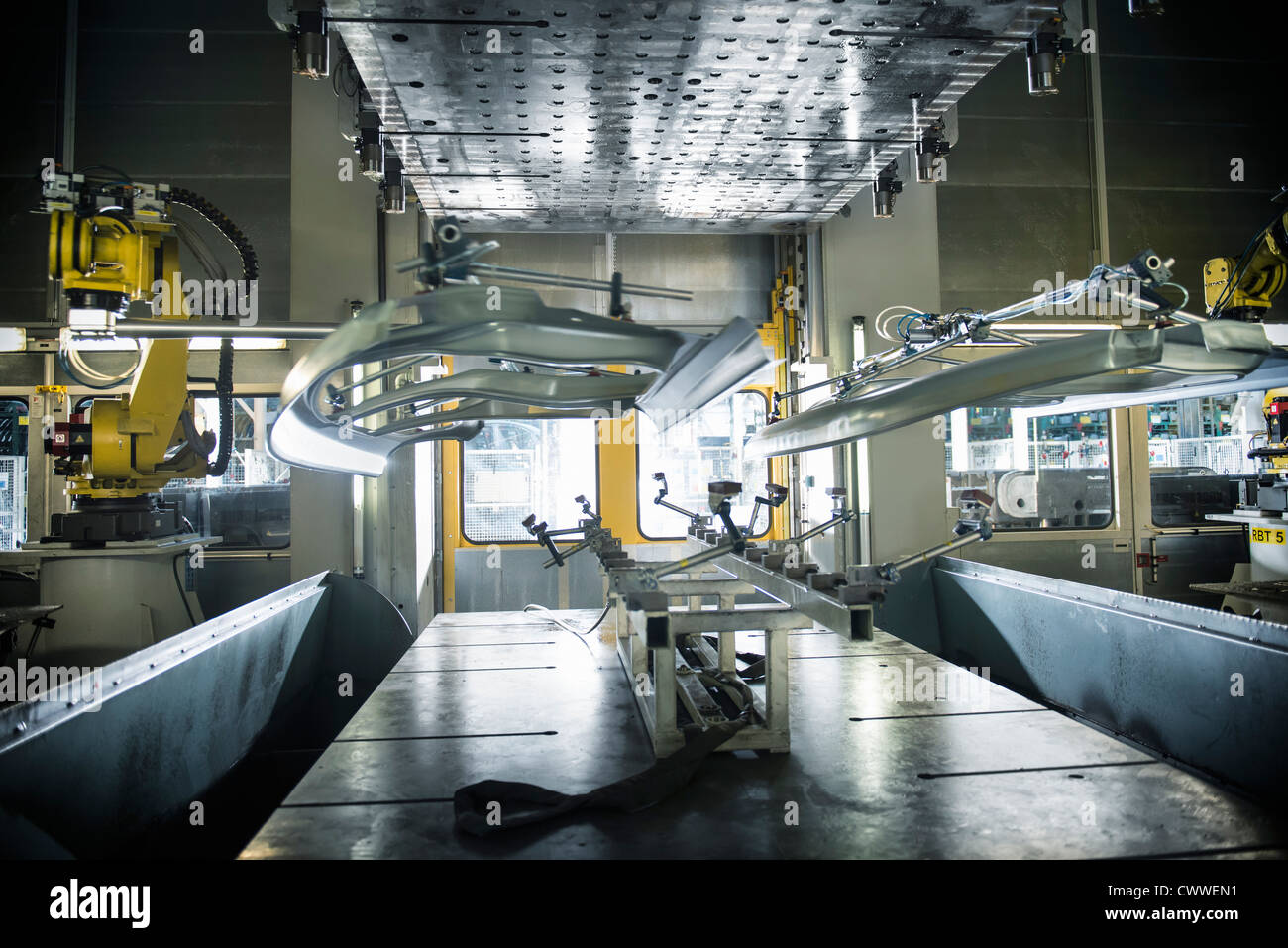 Car factory robots hi-res stock photography and images - Alamy