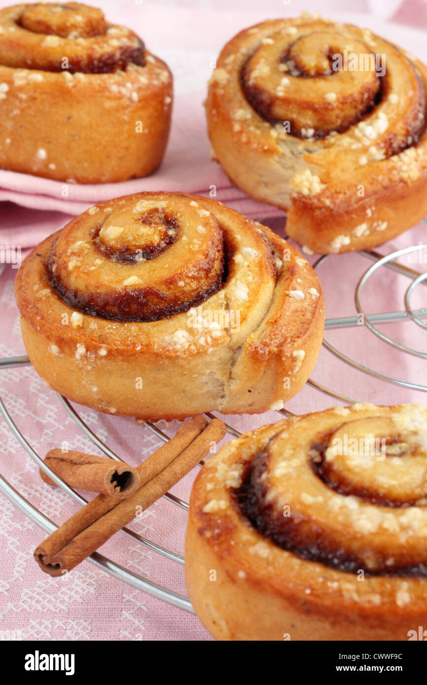 Cinnamon rolls hi-res stock photography and images - Alamy