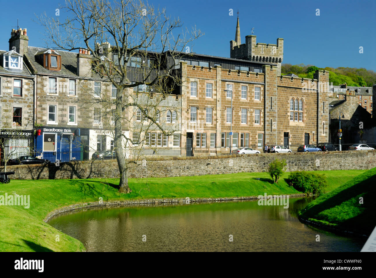 Towns with castles hi-res stock photography and images - Alamy