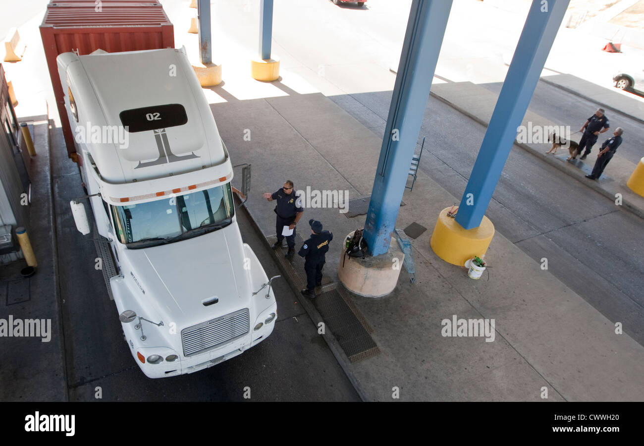 Border transport hi-res stock photography and images - Alamy