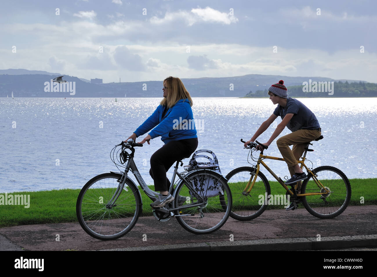 Clydeside bike bicycle cycle ride scotland pavement hi-res stock ...