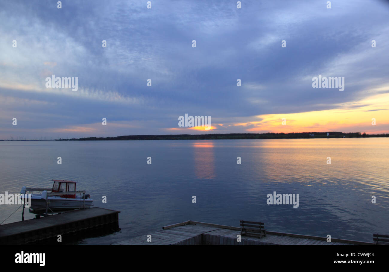 Dock and sunset hi-res stock photography and images - Alamy