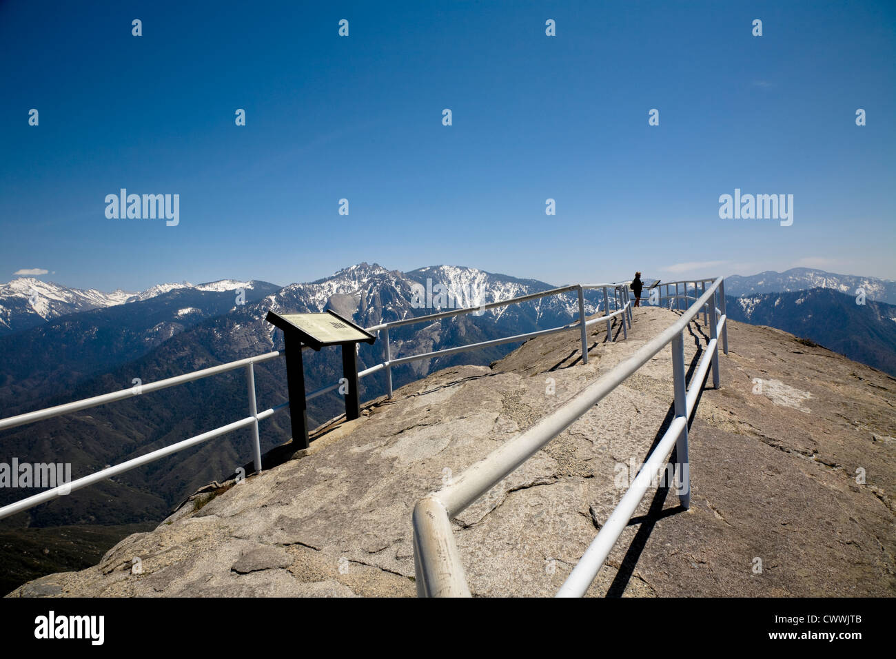 Lookout to breathtaking views at Moro Rock, with views of the western ...