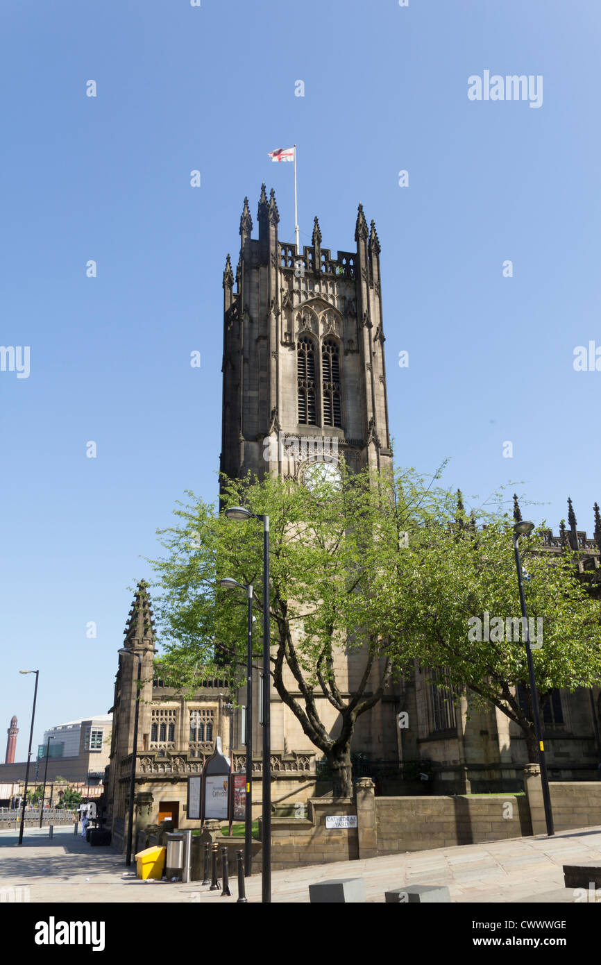 The west end and south facade of Manchester cathedral with the tower ...