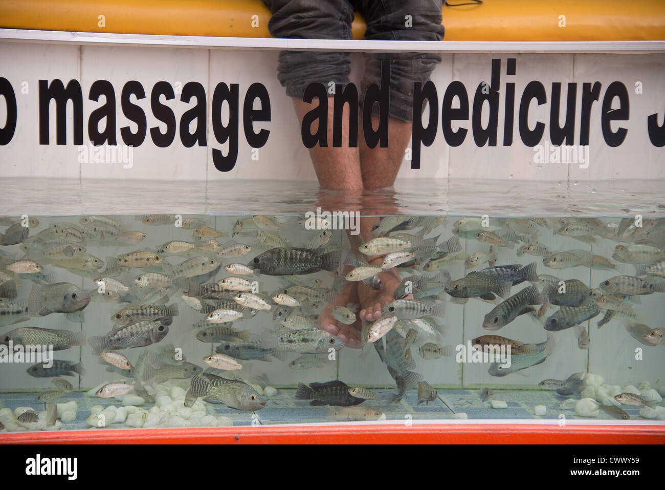 Fish massages hi-res stock photography and images - Alamy