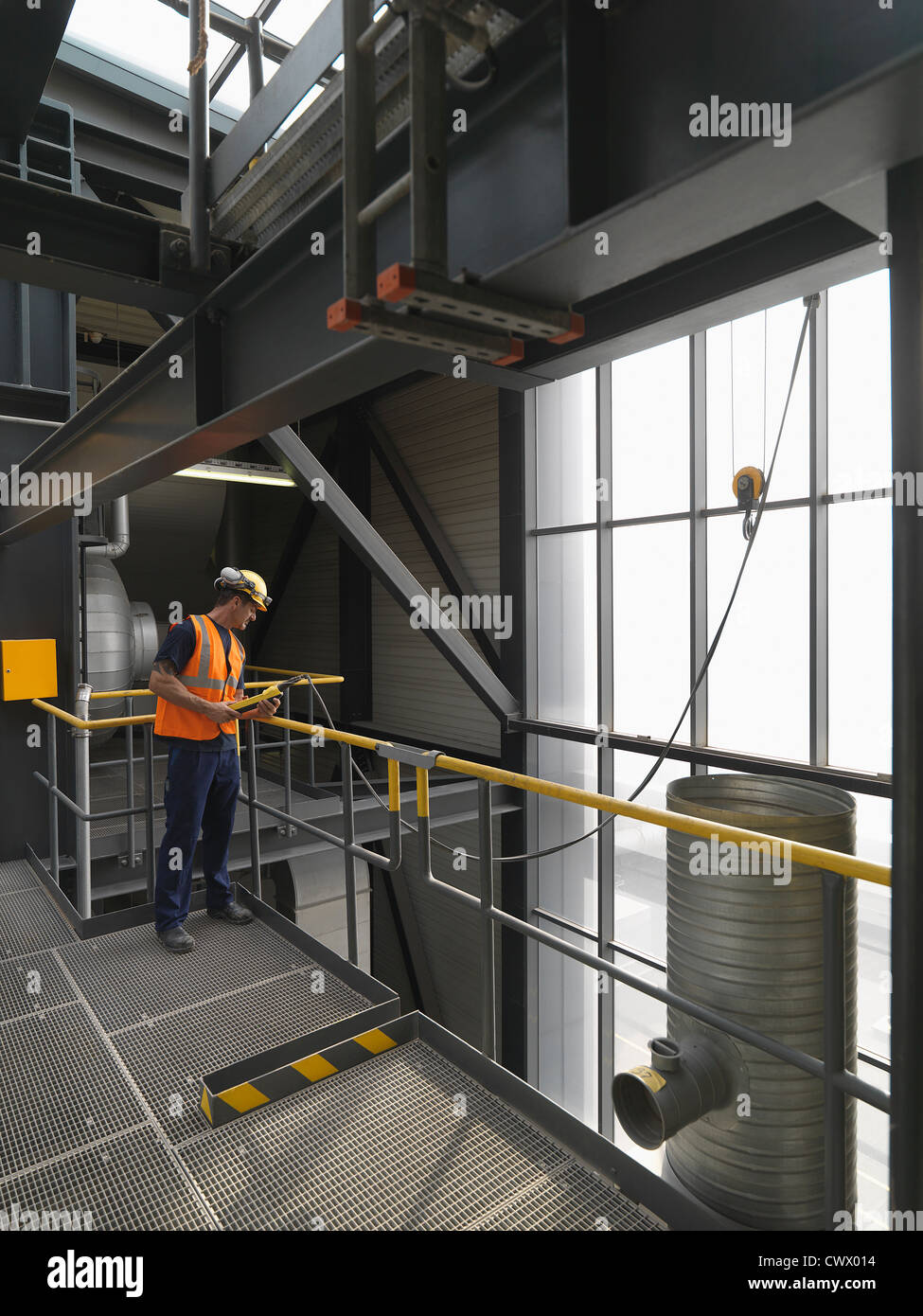 Factory worker 40s hi-res stock photography and images - Alamy