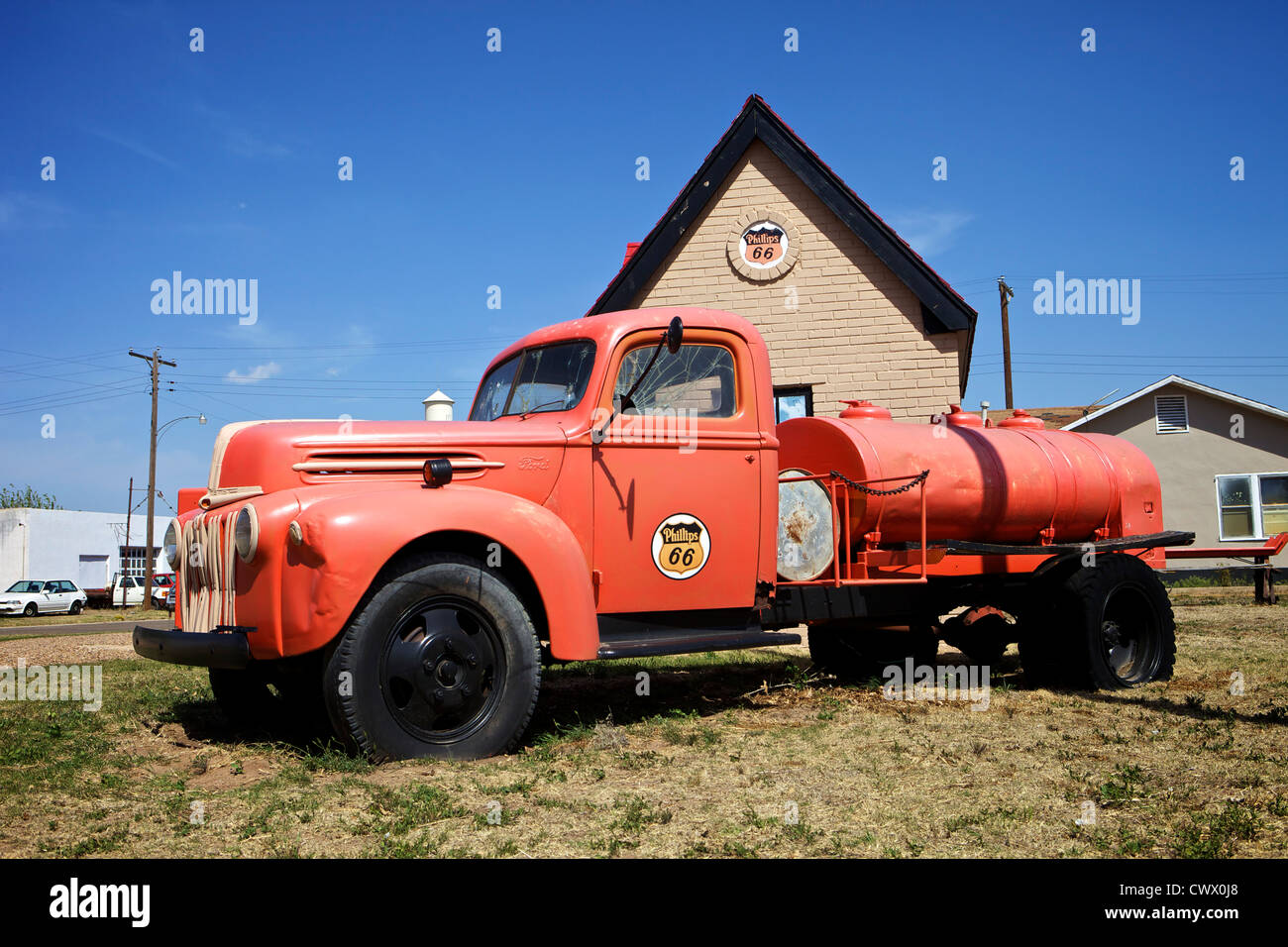 Old Phillips 66 fuel tanker at restored service station along Route 66 ...