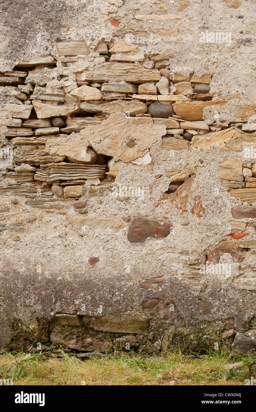 Crumbling stone wall hi-res stock photography and images - Alamy