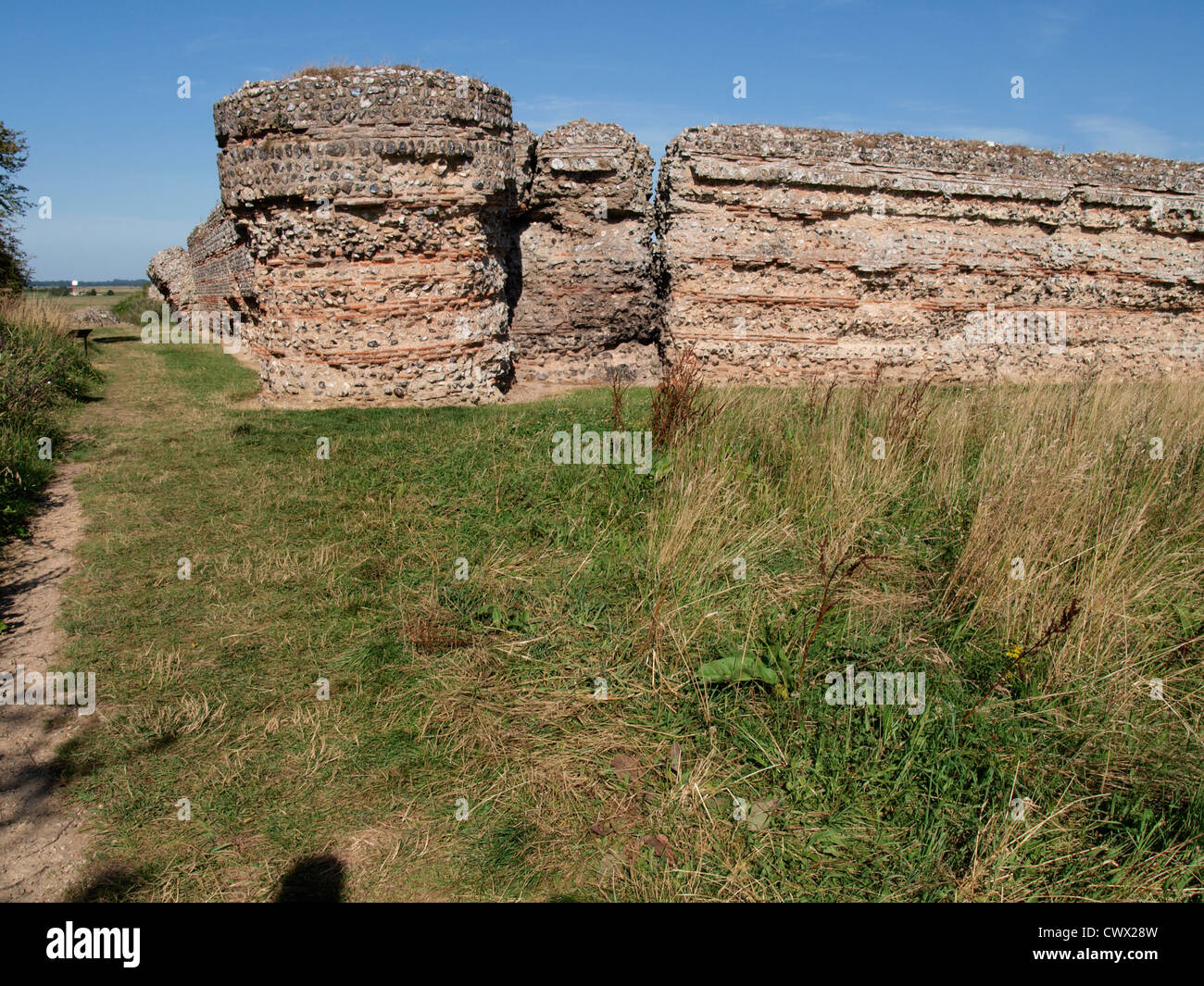 Roman Fort, Burgh Castle, Norfolk, UK Stock Photo - Alamy