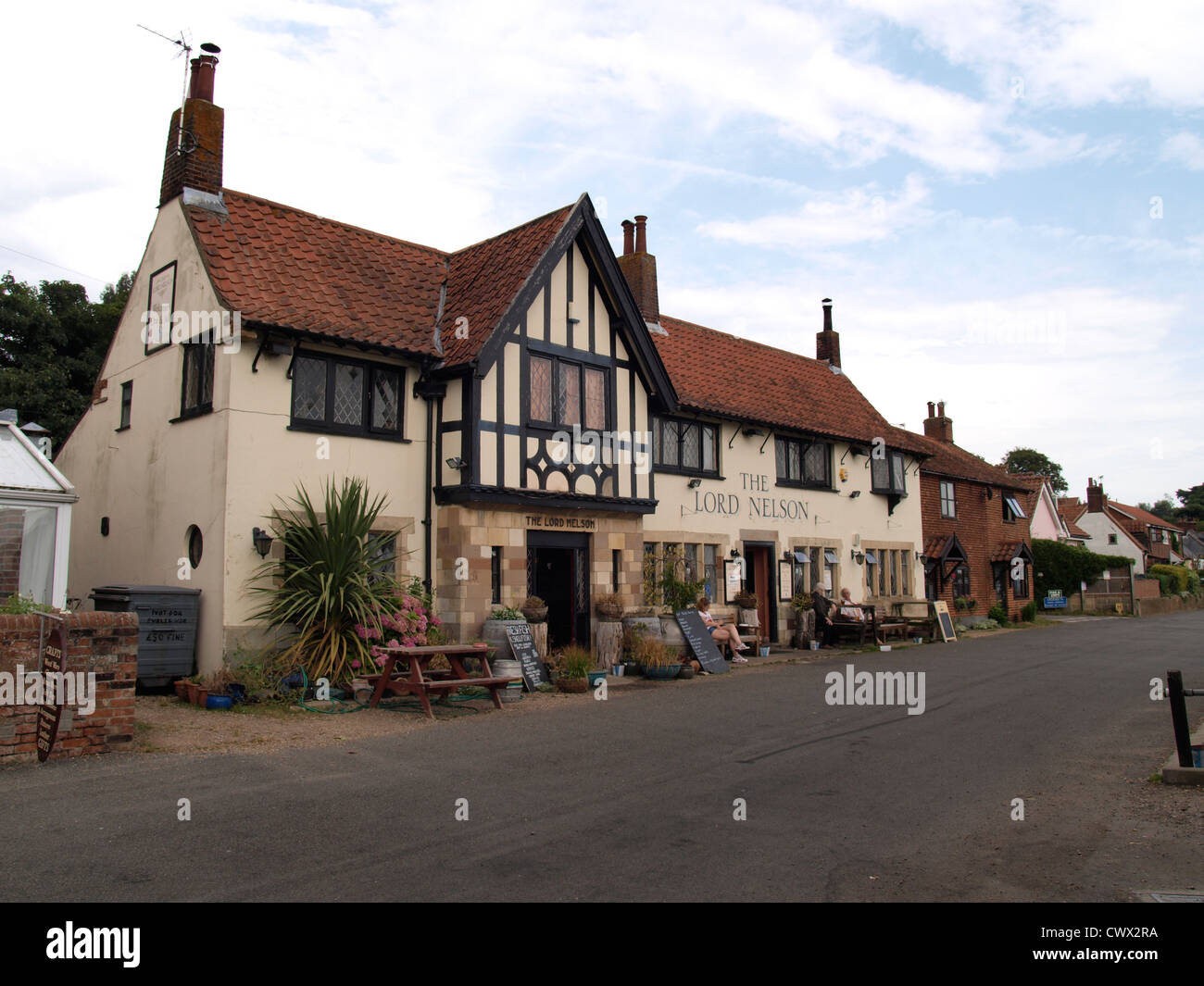 Norfolk broads pub hi-res stock photography and images - Alamy