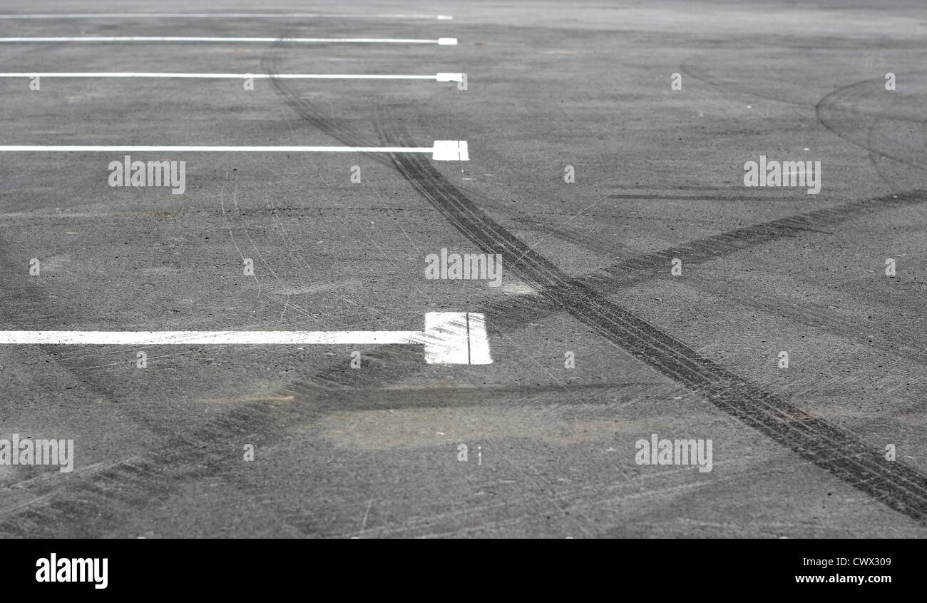Traces of a braking on an asphalt Stock Photo - Alamy