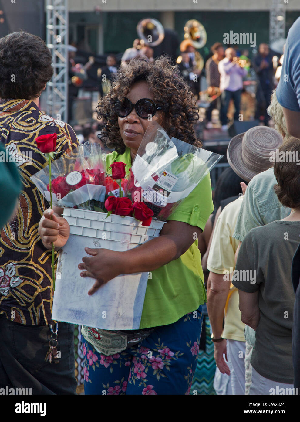 Woman sells roses hi-res stock photography and images - Alamy