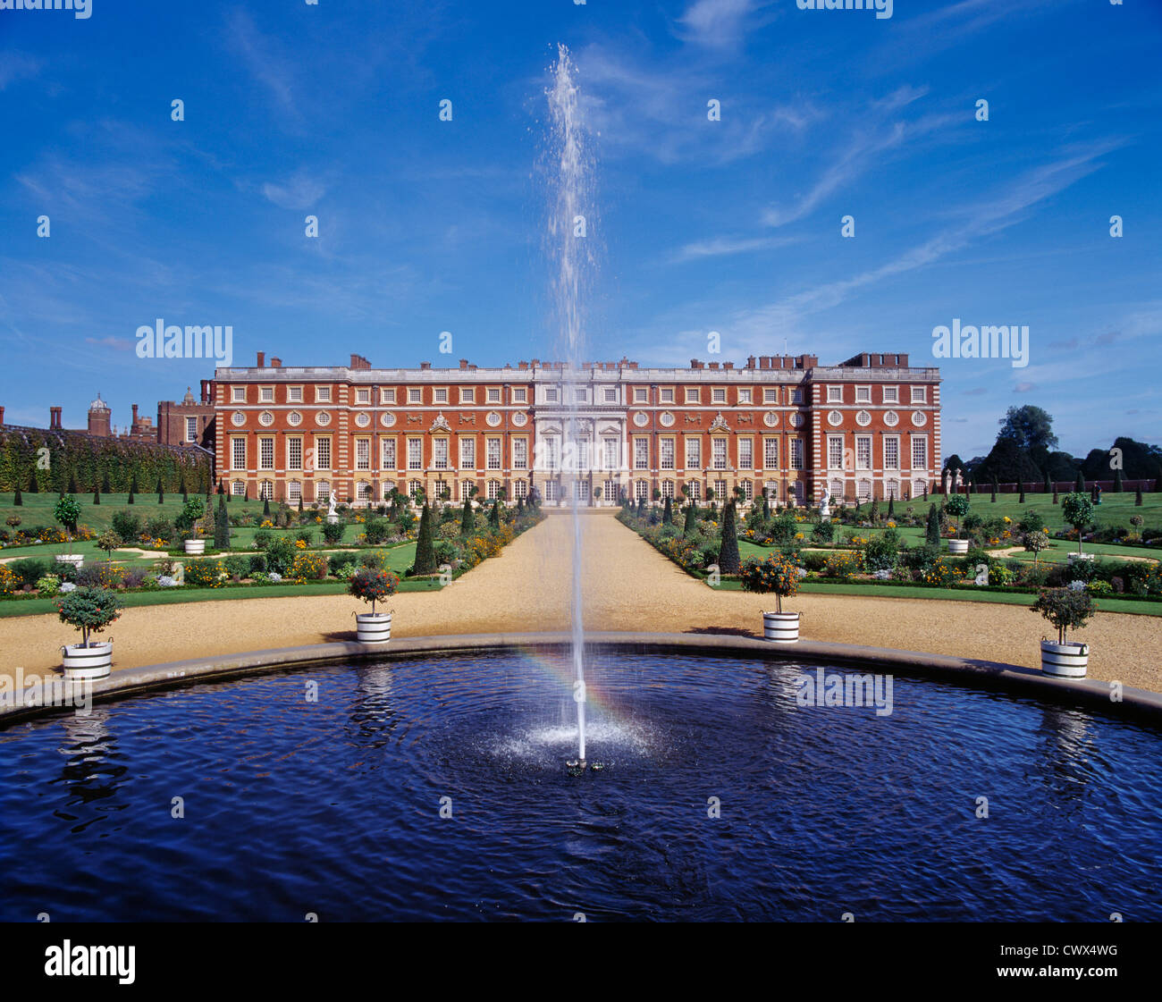 Fountain in the Privy Garden at Hampton Court Palace. London, England ...