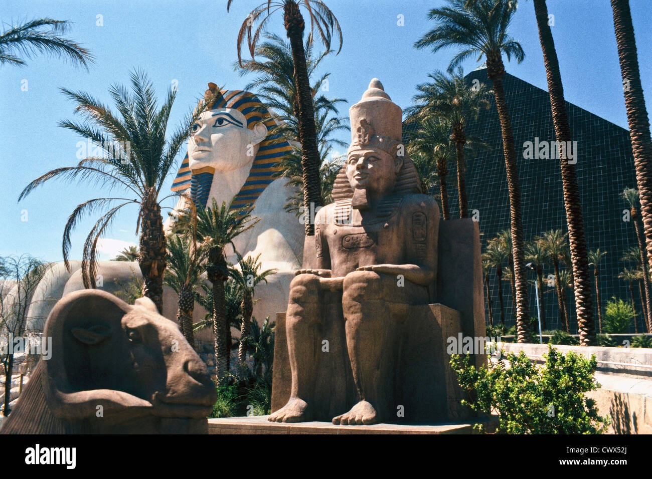 Black pyramid hotel hi-res stock photography and images - Alamy