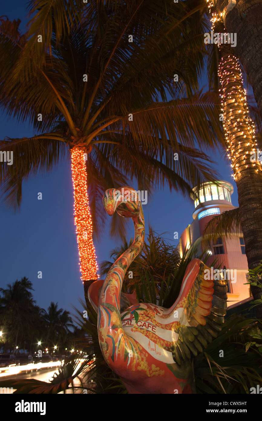FLAMINGO SCULPTURE OCEAN DRIVE SOUTH BEACH MIAMI BEACH FLORIDA USA ...