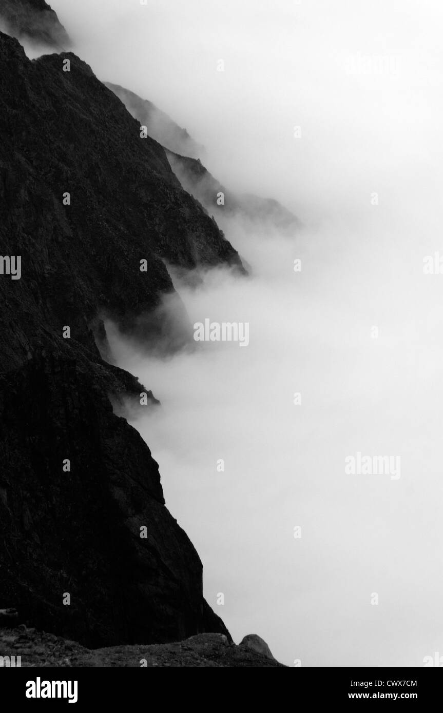 Mountain landscape peaks in Black and White Stock Photos & Images - Alamy