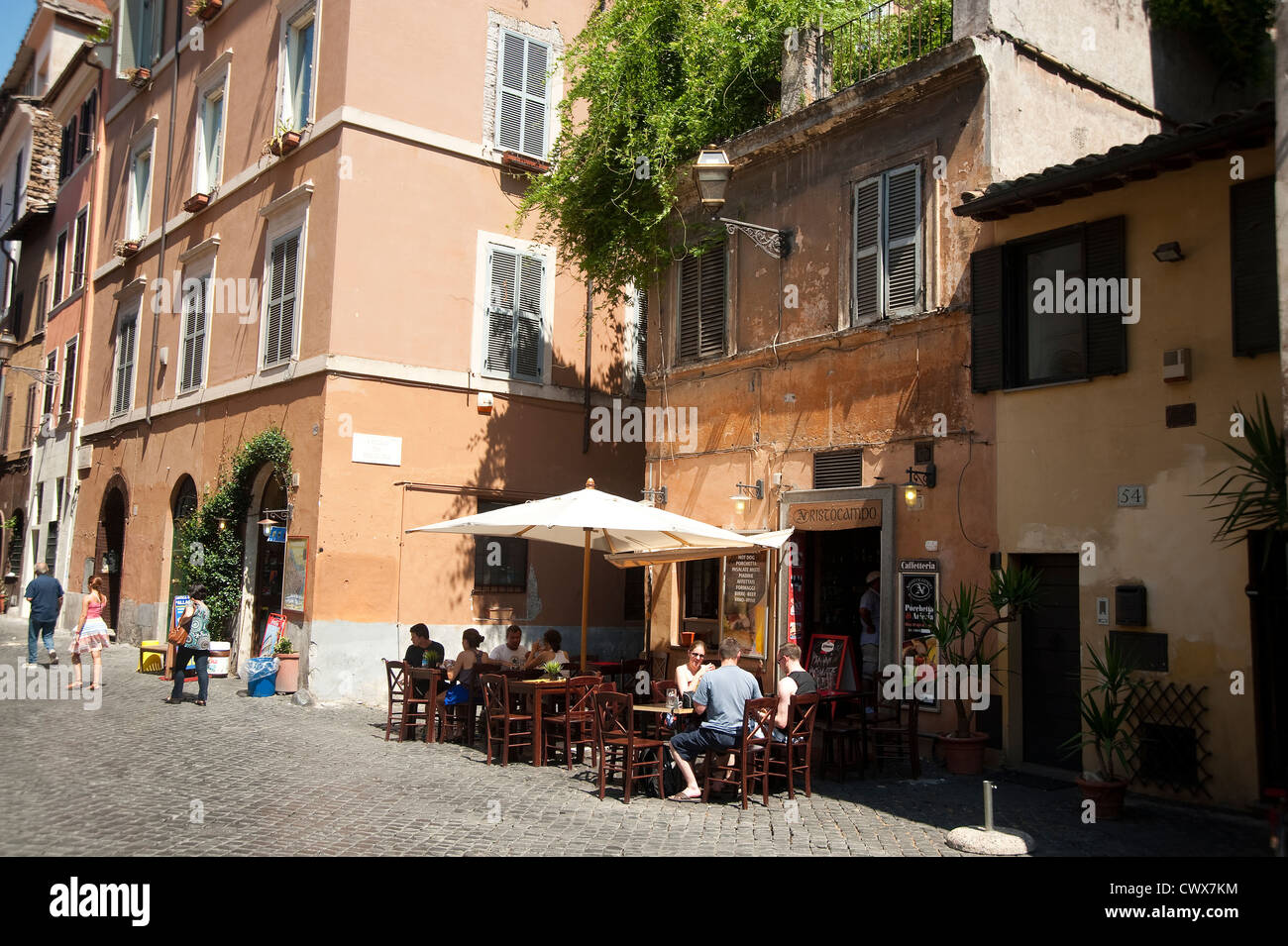 Rome, Italy - Bar restaurant in Trastevere district Stock Photo - Alamy