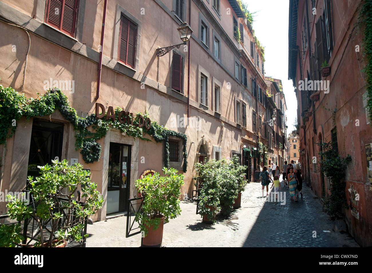Alley rome hi-res stock photography and images - Alamy