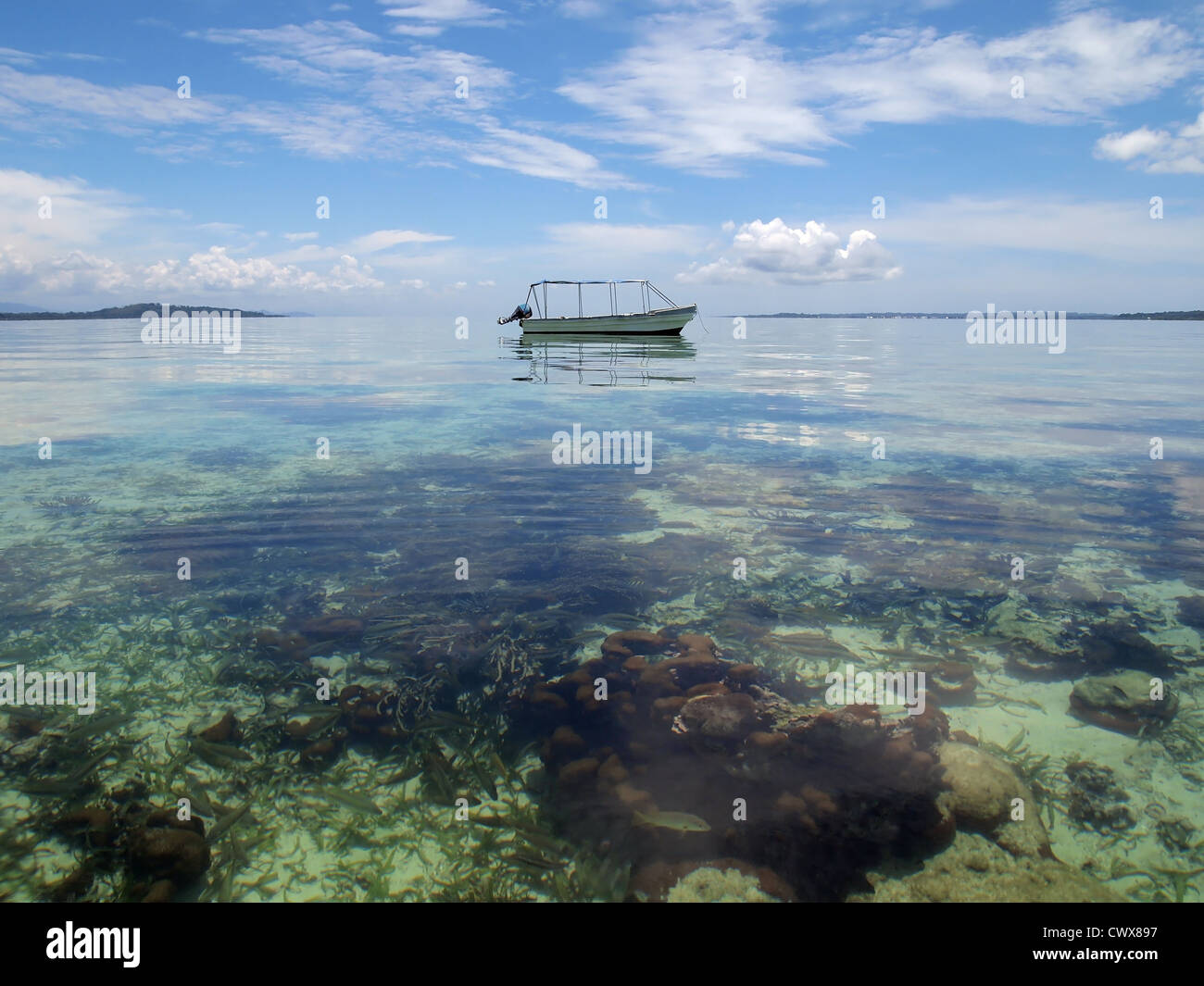 Reef boat hi-res stock photography and images - Alamy