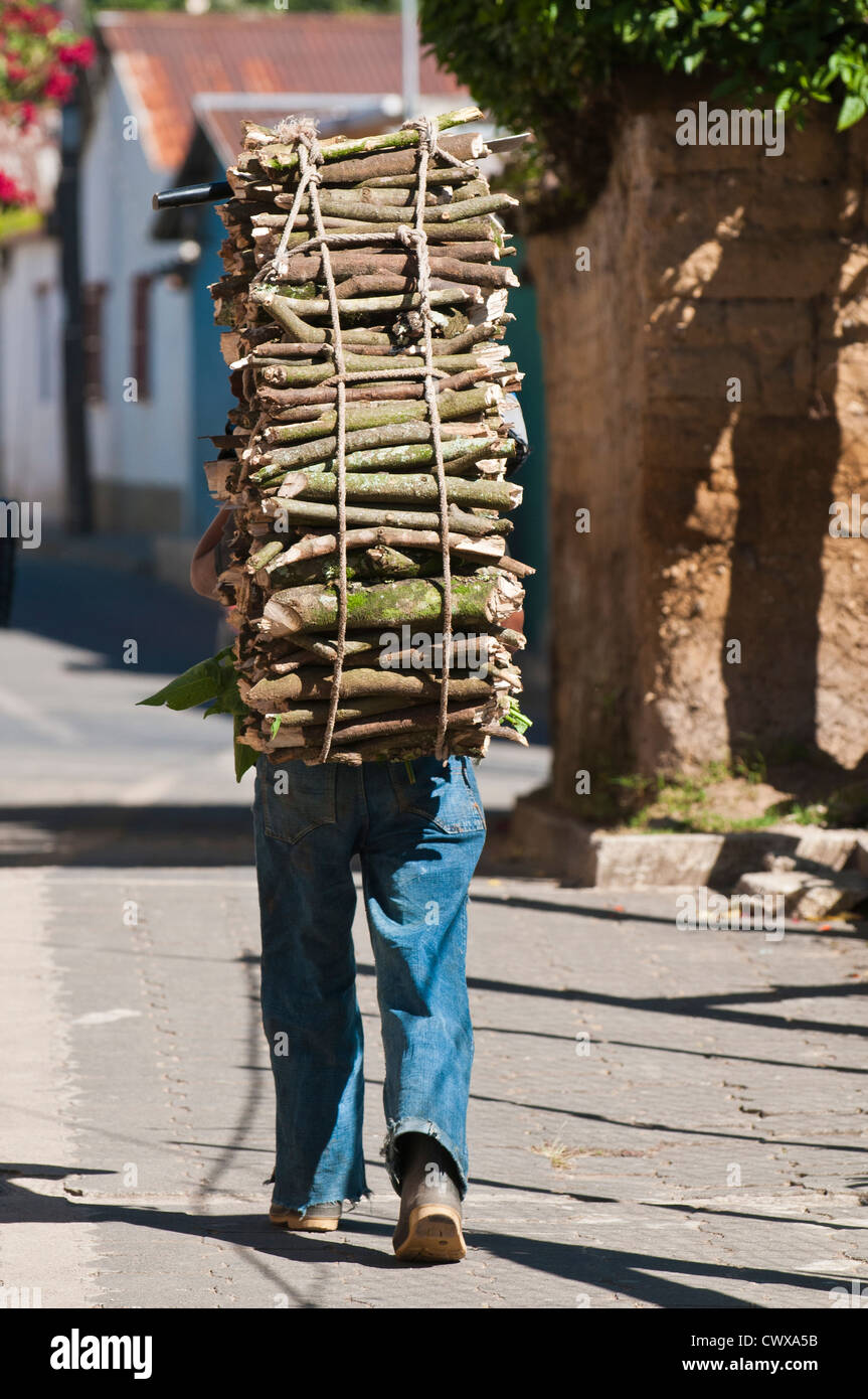 Lake atitlan guatemala maya people hi-res stock photography and images ...