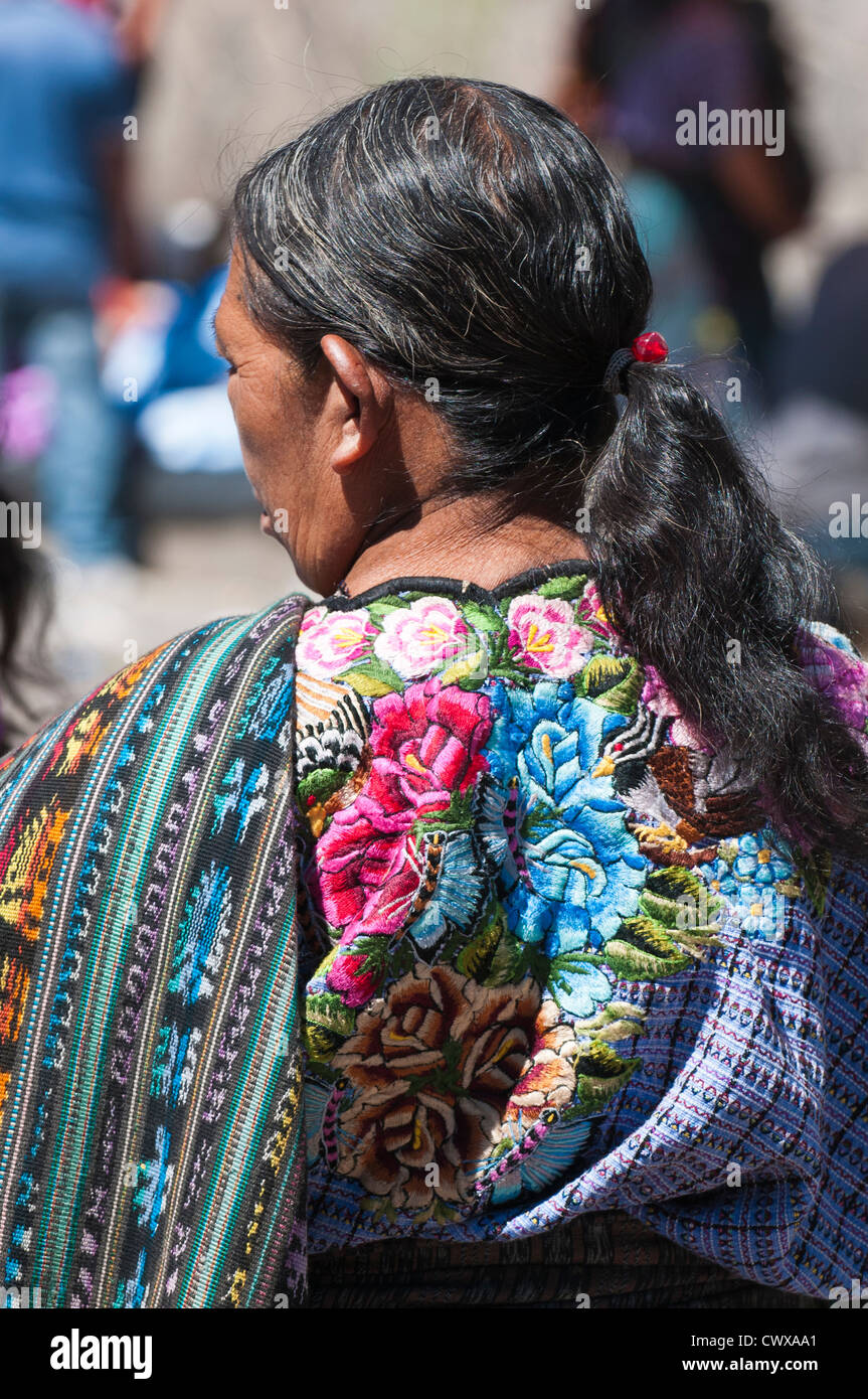 Huipiles hi-res stock photography and images - Alamy