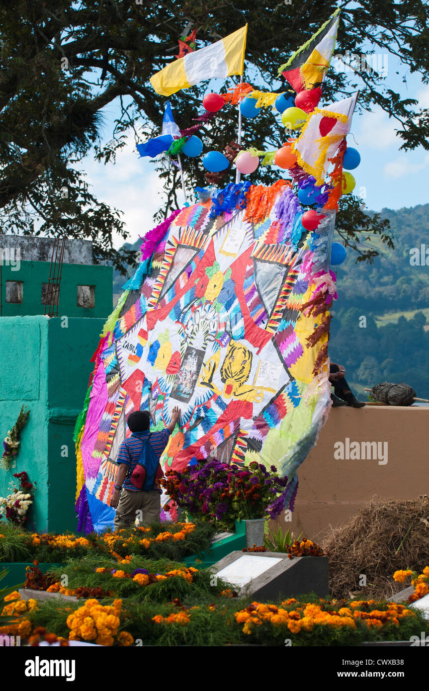 Kites or barriletes, Day Of The Dead, Dia de los Muertos, ceremony in ...