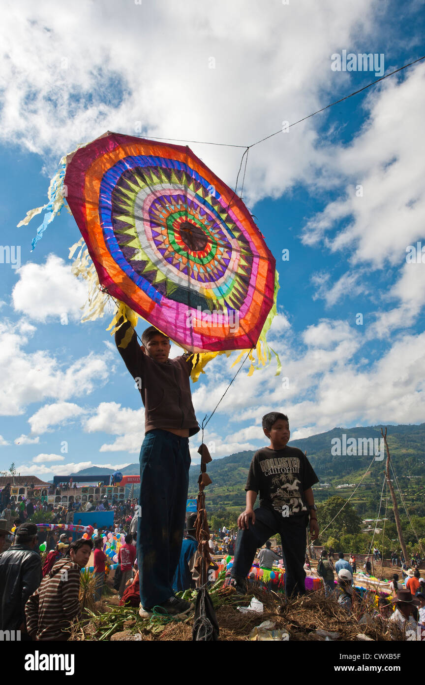 Dia de los muertos kite festival hi-res stock photography and images ...