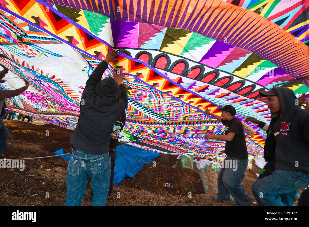 Dia de los muertos kite festival hi-res stock photography and images ...