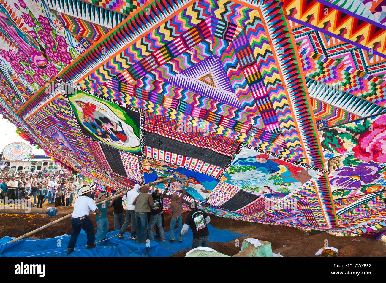 Kites or barriletes, Day Of The Dead, Dia de los Muertos, ceremony in ...