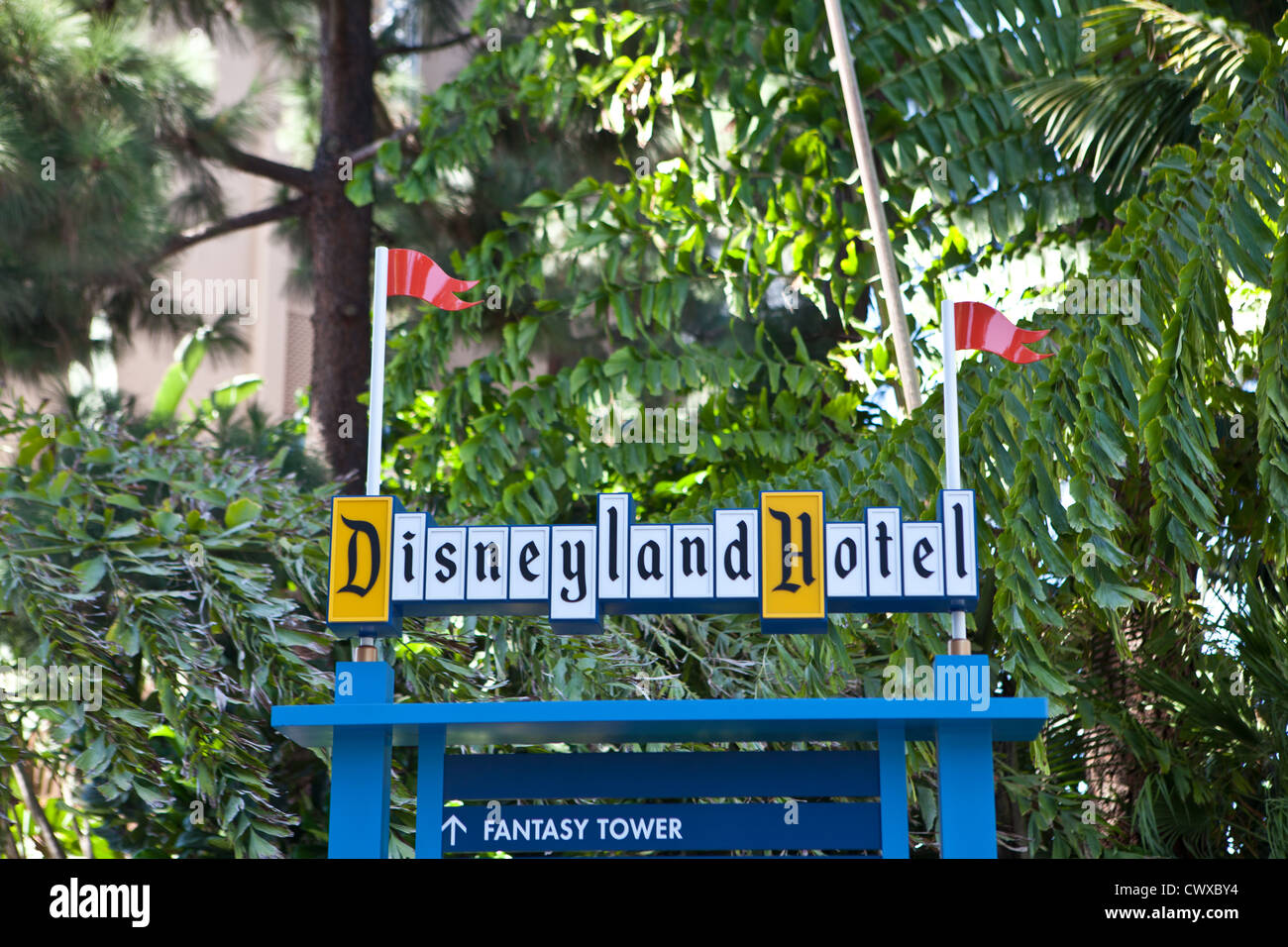 Disneyland theme park hi-res stock photography and images - Alamy