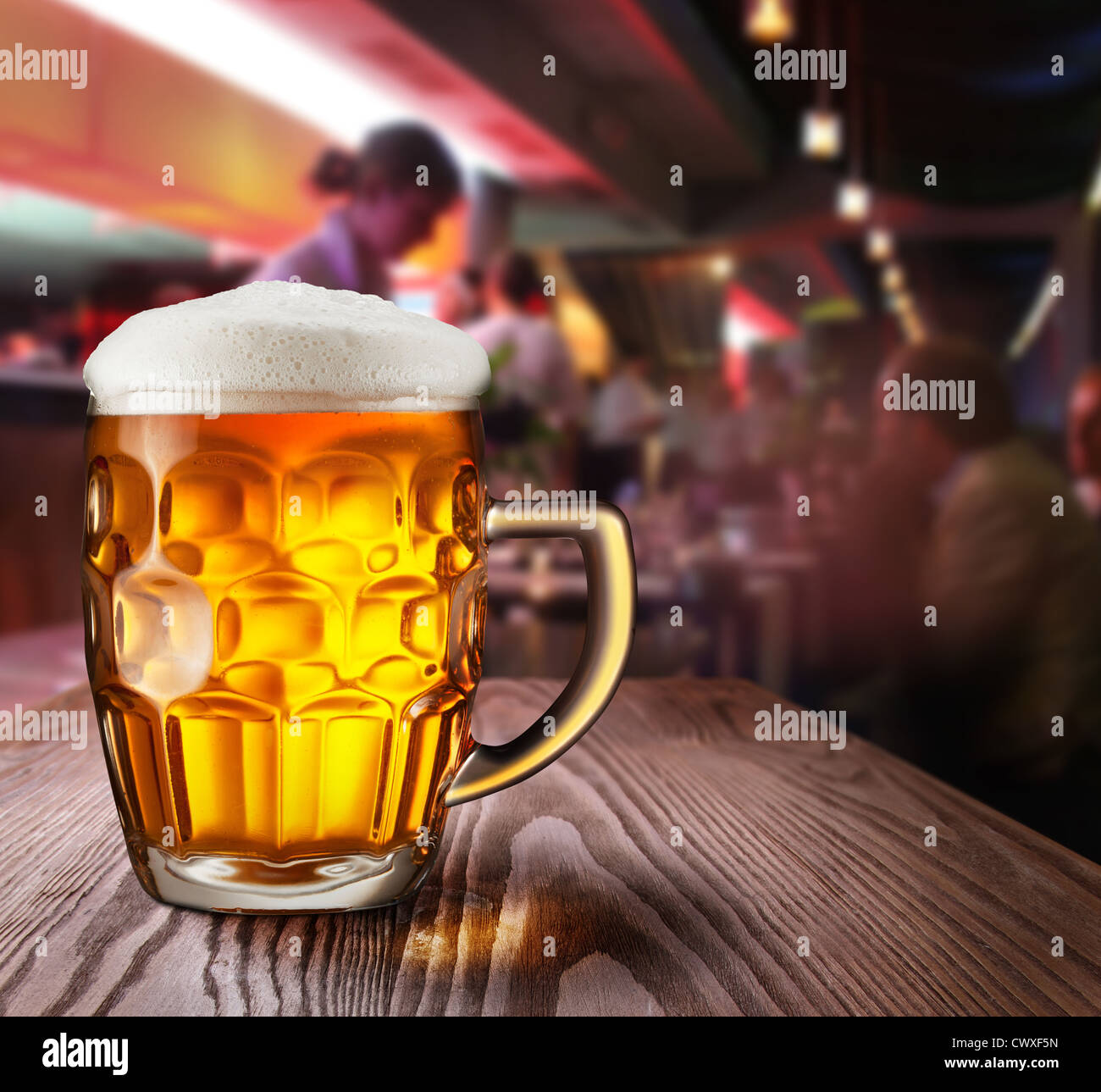 Cold pint pub hi-res stock photography and images - Alamy
