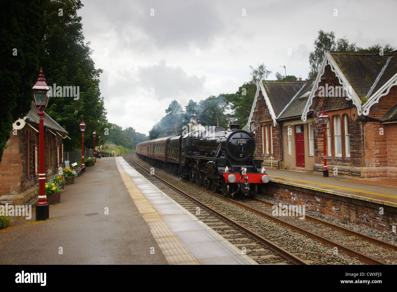 LMS Stanier Class 5 4-6-0 45305 steam train at Armathwaite Station ...