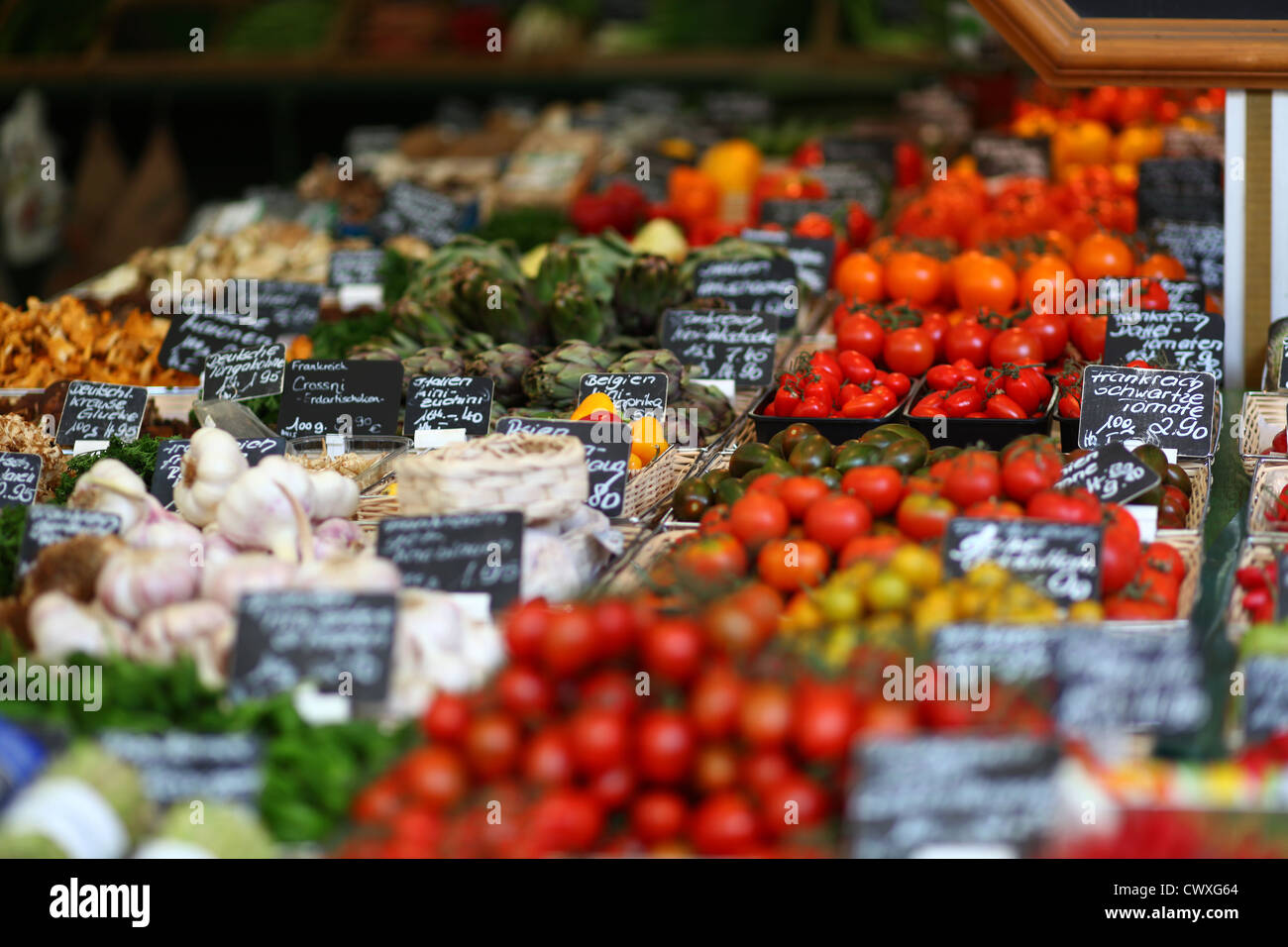 Market lifestyle production hi-res stock photography and images - Alamy