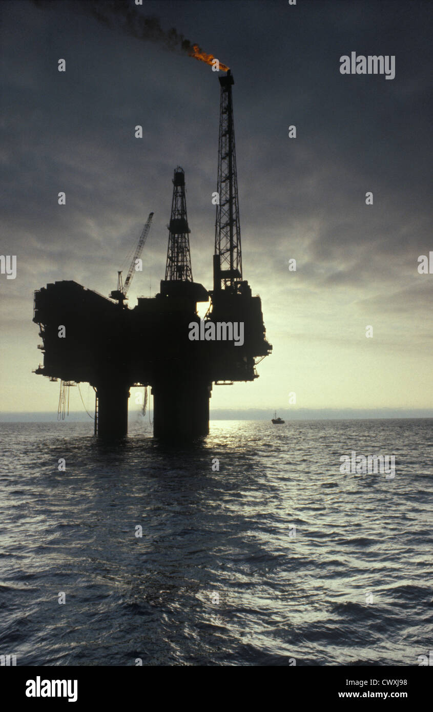 Brent oil field north sea hi-res stock photography and images - Alamy