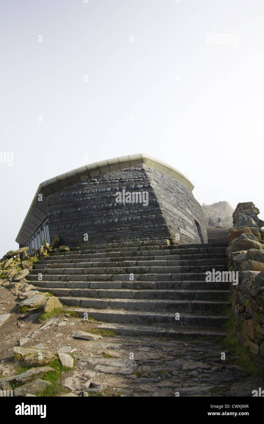 Snowdon summit cafe hi-res stock photography and images - Alamy
