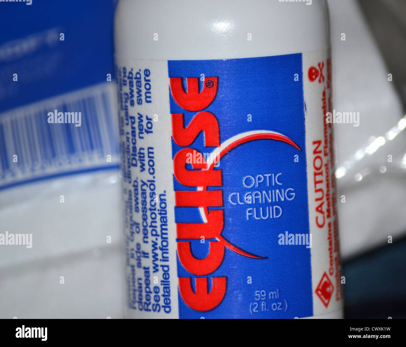 Eclipse optic cleaning fluid with nonabrasive wipes Stock Photo - Alamy
