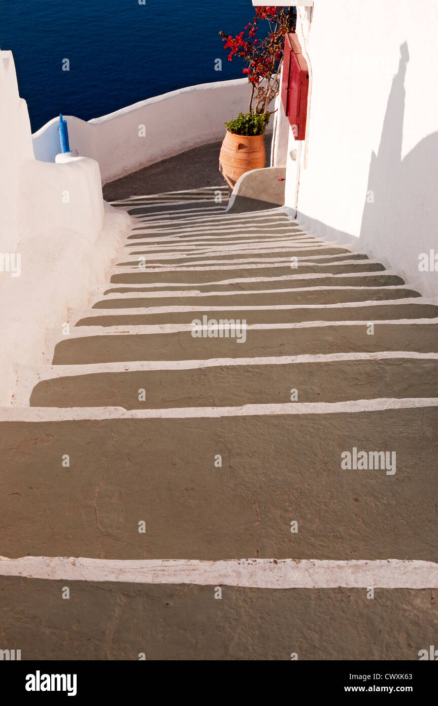 Stairway leading down, Oia, Santorini, Greece Stock Photo - Alamy