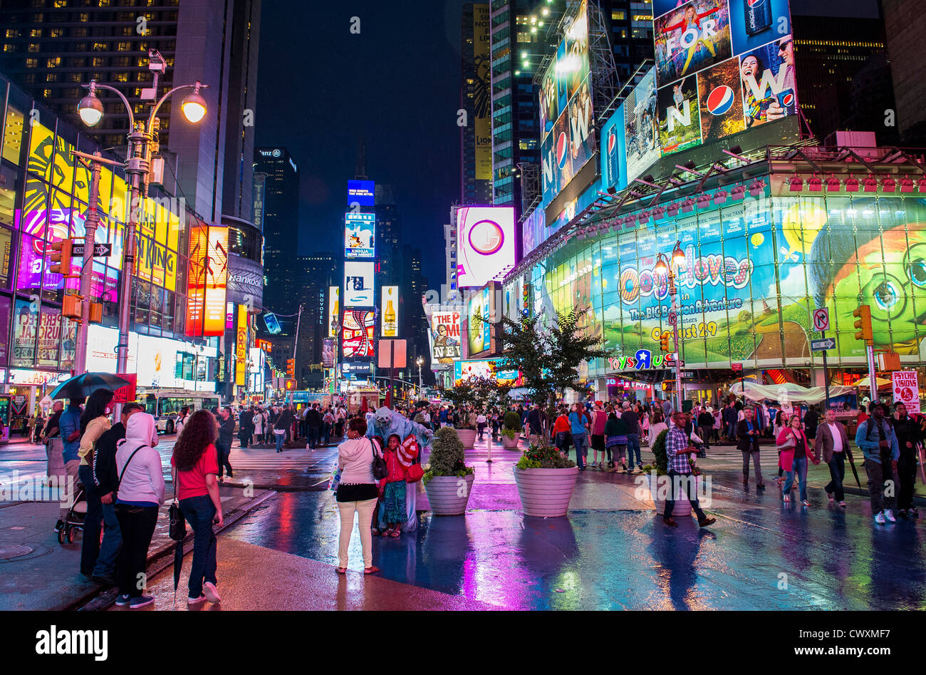 The Times Square at night Stock Photo - Alamy