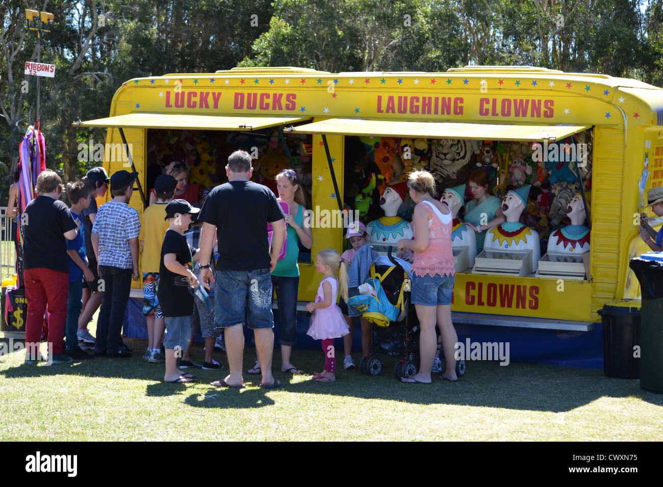 Carny fair hi-res stock photography and images - Alamy