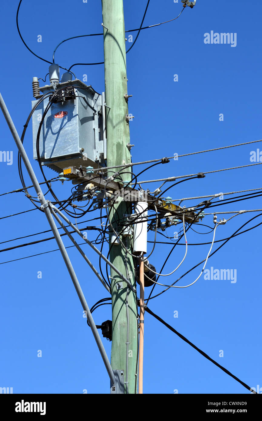 Street light power cable pole hi-res stock photography and images - Alamy