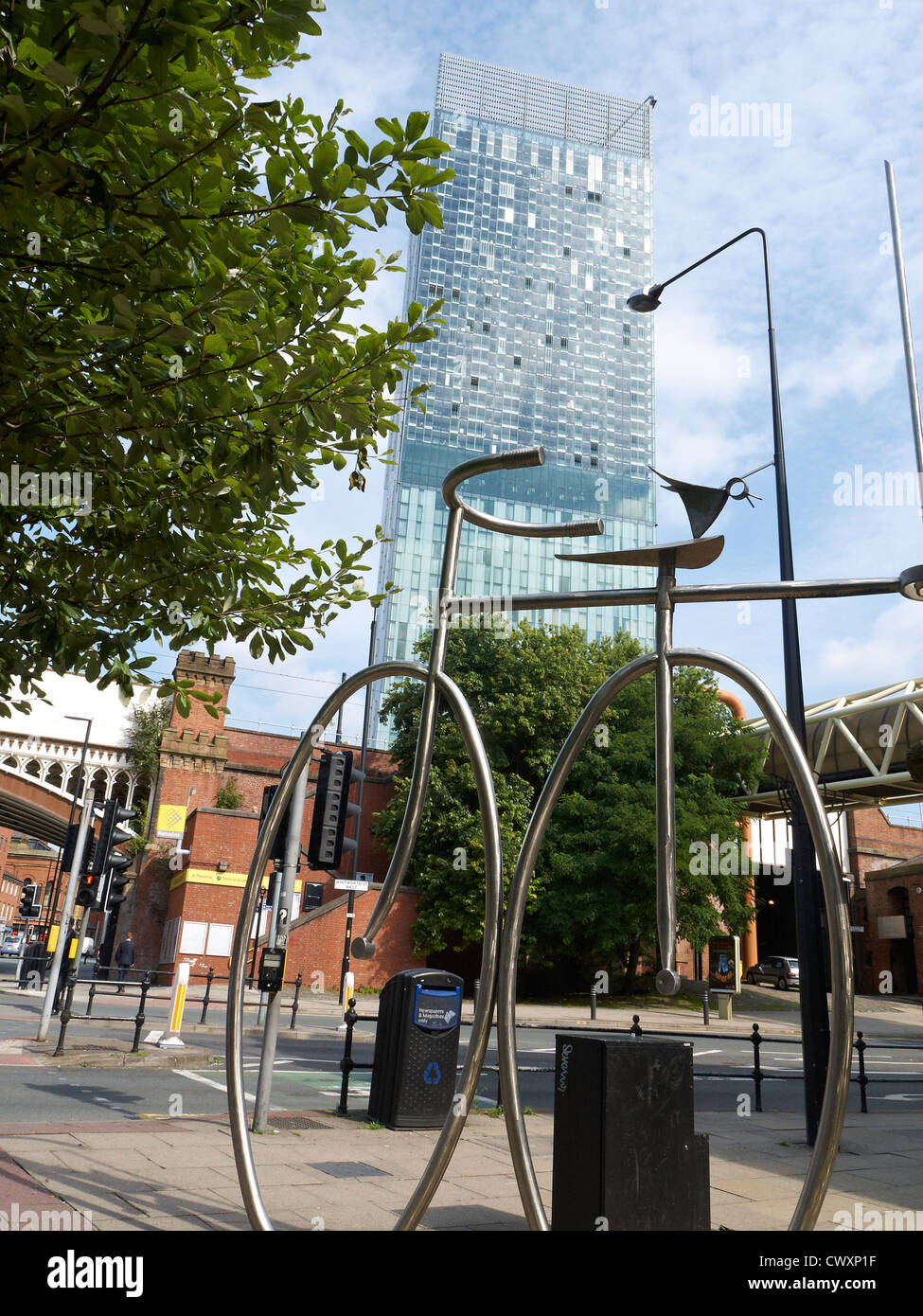 Sculpture bicycle hi-res stock photography and images - Alamy