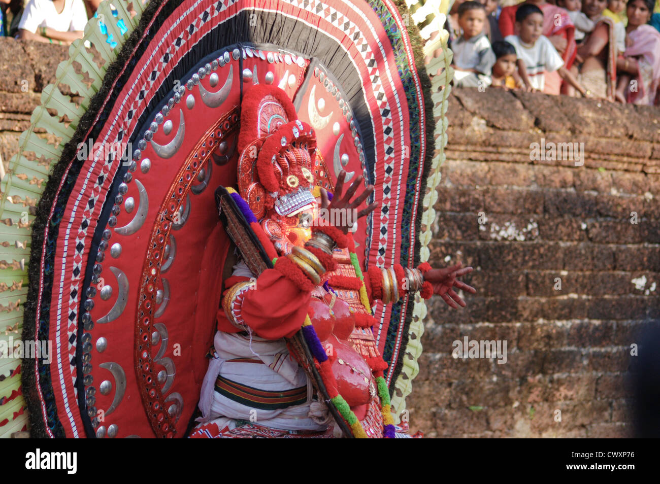 Theyyam an ancient ceremonial dance of northern kerala invoking gods ...