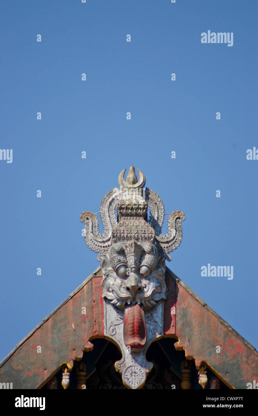 Carving dragon head vyali vyali mukha hi-res stock photography and ...